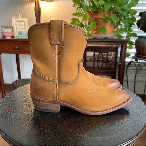 Frye | Shoes | Frye Billy Short Boots Womens Size 7b | Poshmark